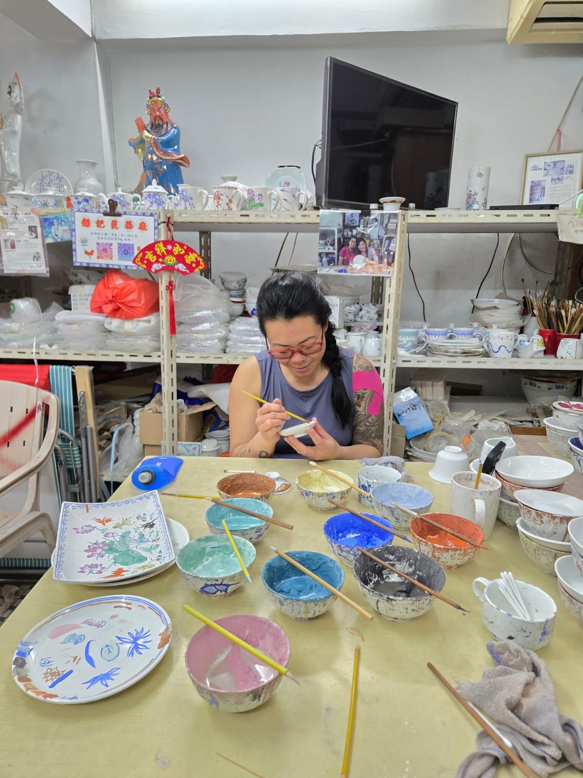 Hong Kong’s Last Frontier Hand Painted Pottery: Peng Chau Island’s fam ...